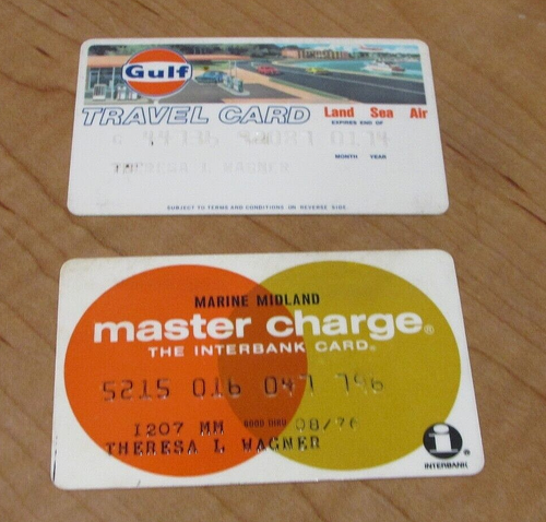 Lot of 2 vintage Gulf Travel Card oil gas and Master Charge credit card ...