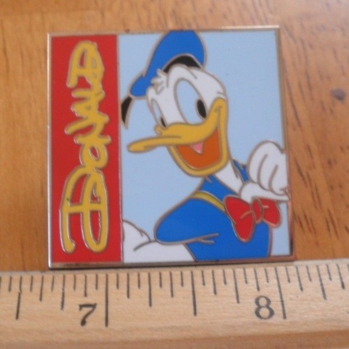 Donald Duck Disney Pin signature to left of pose | eBay