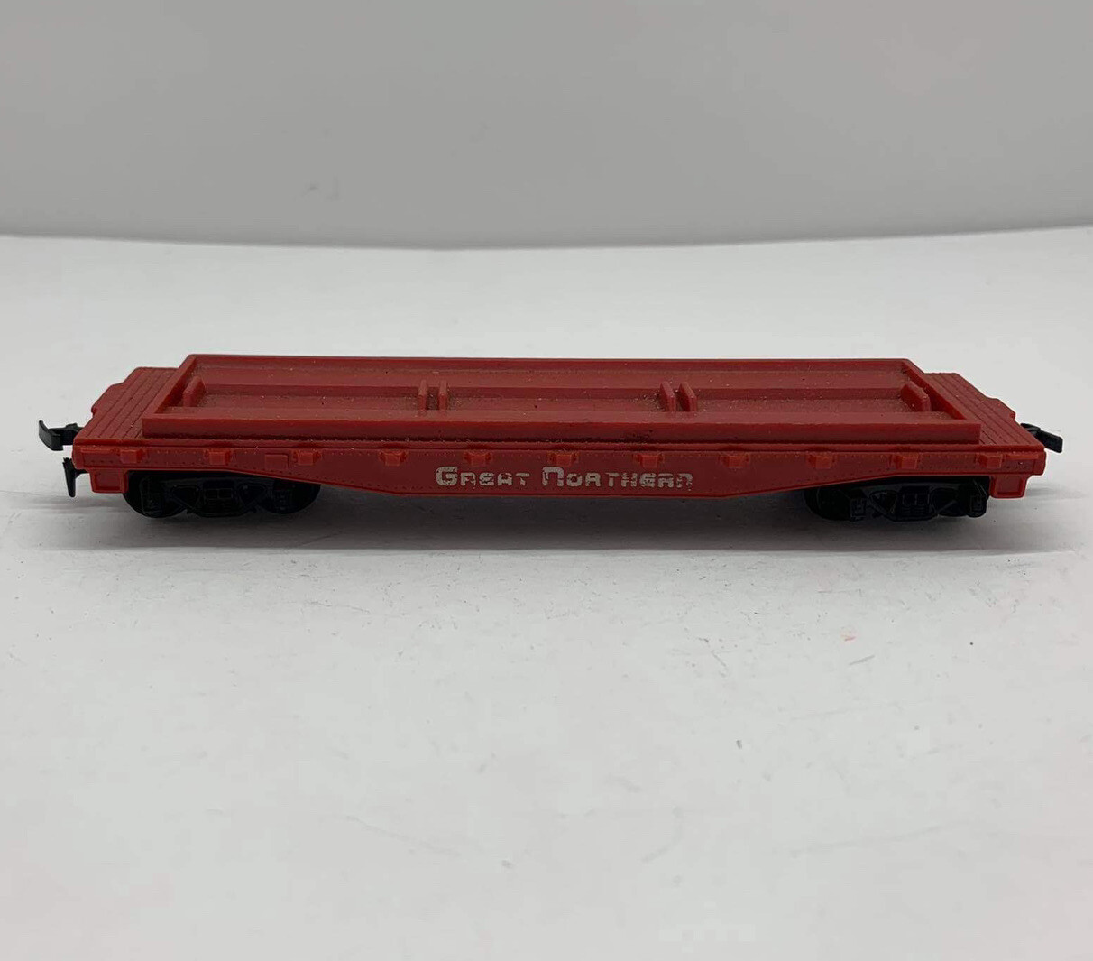 HO Scale Great Northern Model Train Red Freight Flat Car | eBay