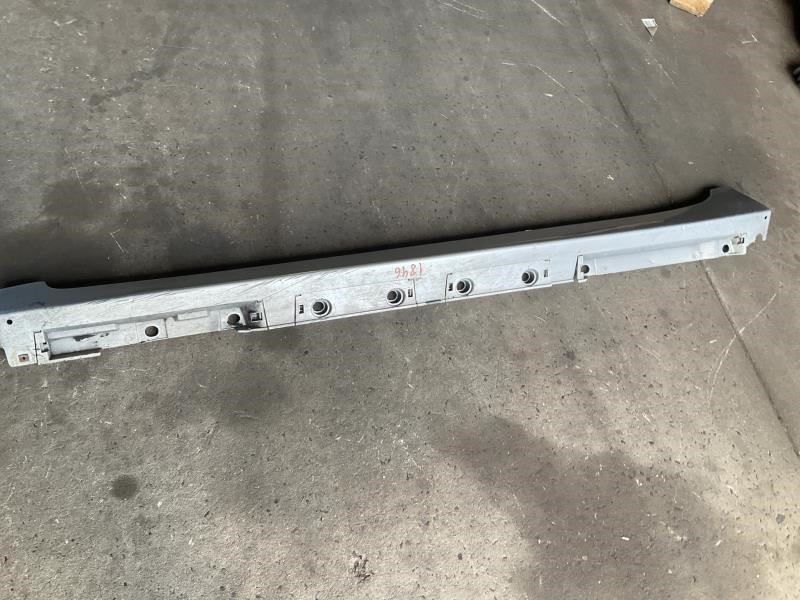 11 2011 Toyota Prius Driver Left Side Rocker Panel Skirt Molding OEM B ...