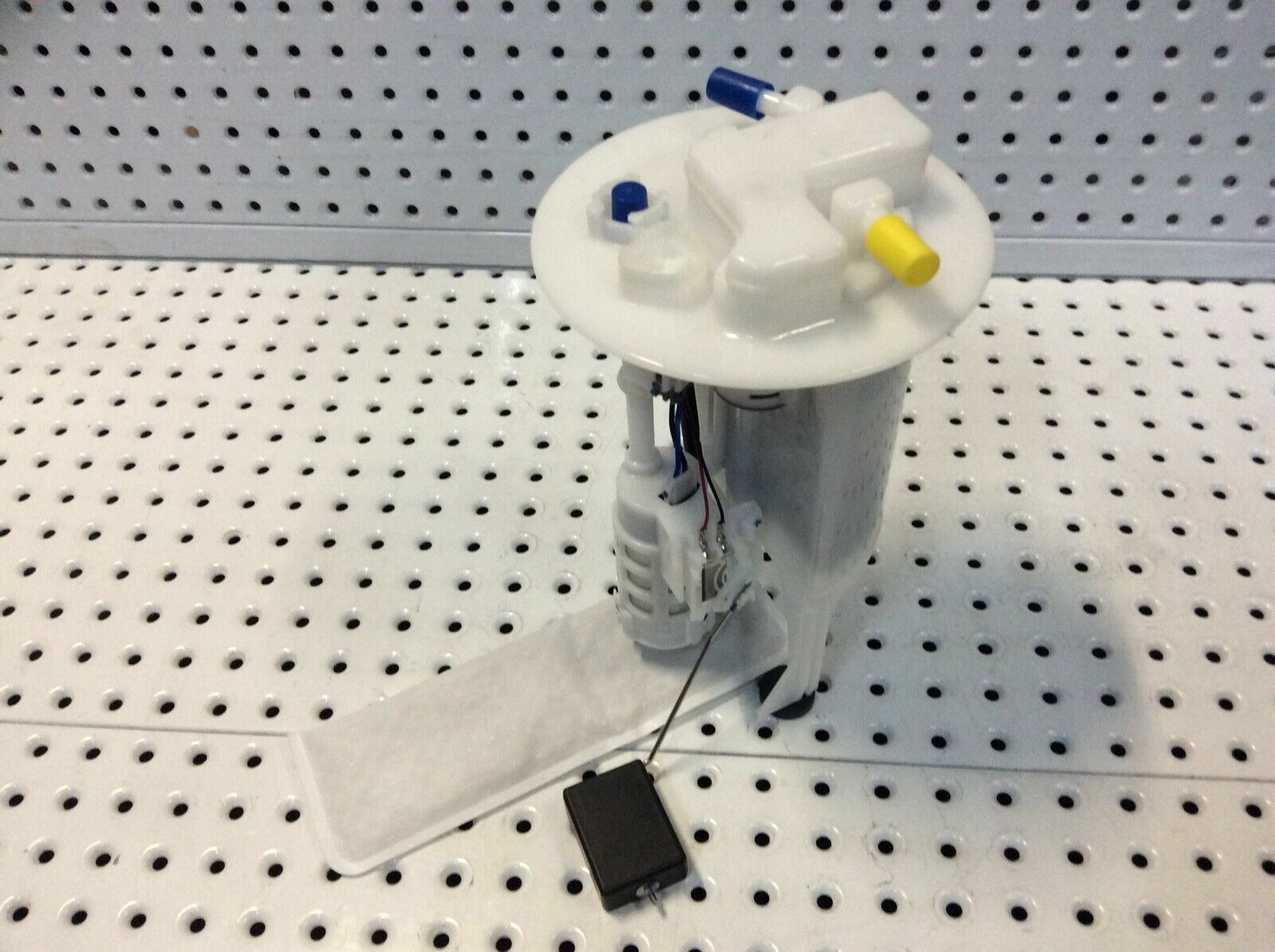FUEL PUMP for TOYOTA 77020-52420 77020-52421 77020-0D180 7702052420 ...