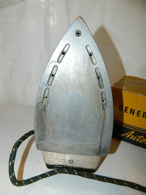 vintage GE steam Iron 129F40 General Electric 179F23 box cloth cord ...