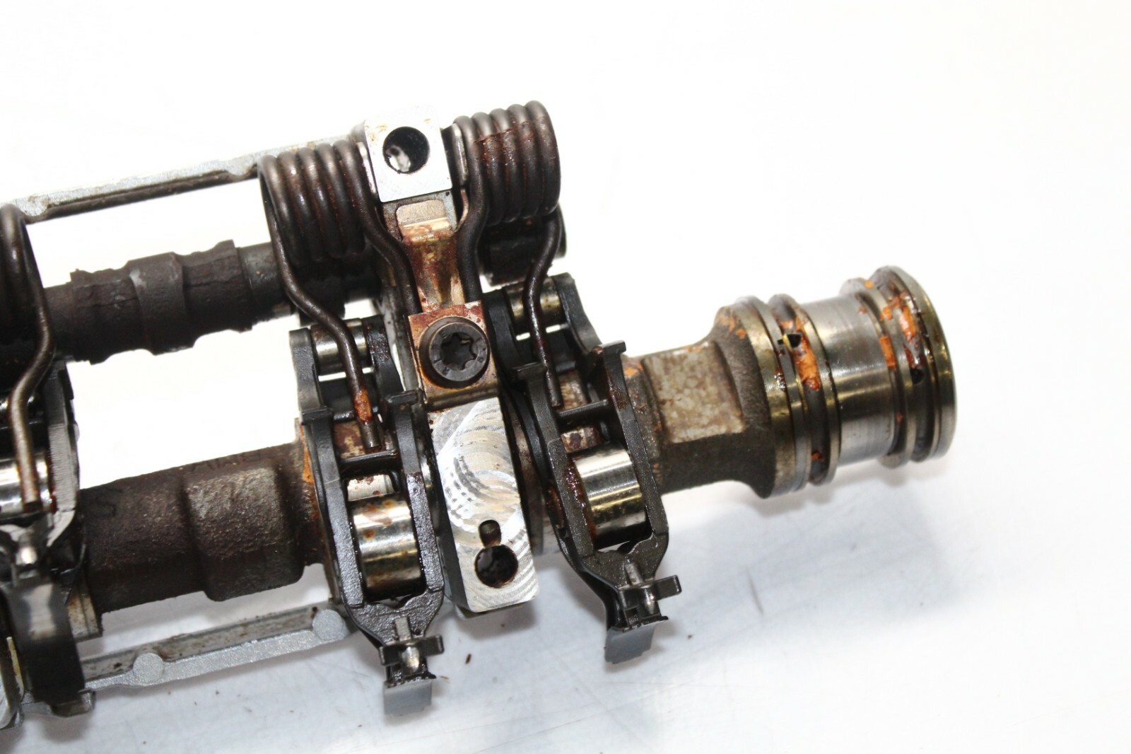 2002-2004 BMW E65 745i 745Li 4.4L V8 ENGINE LEFT SIDE CAMSHAFT HEAD OEM ...