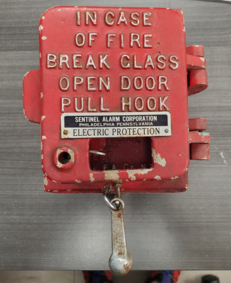 Antique Fire Alarm Break Glass Pull Station McCulloch Coded with Hammer ...