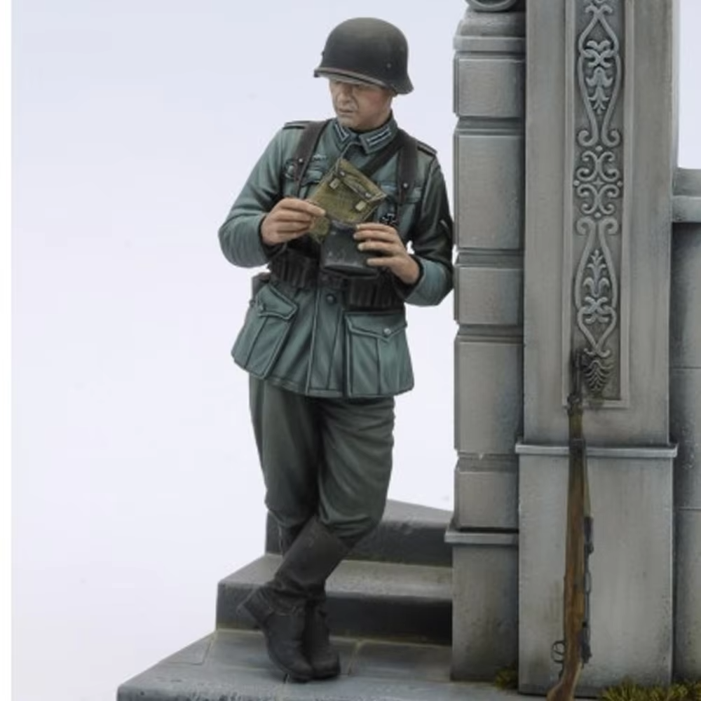 1/24 WWII German Soldier Eating Unpainted Unassembled | eBay