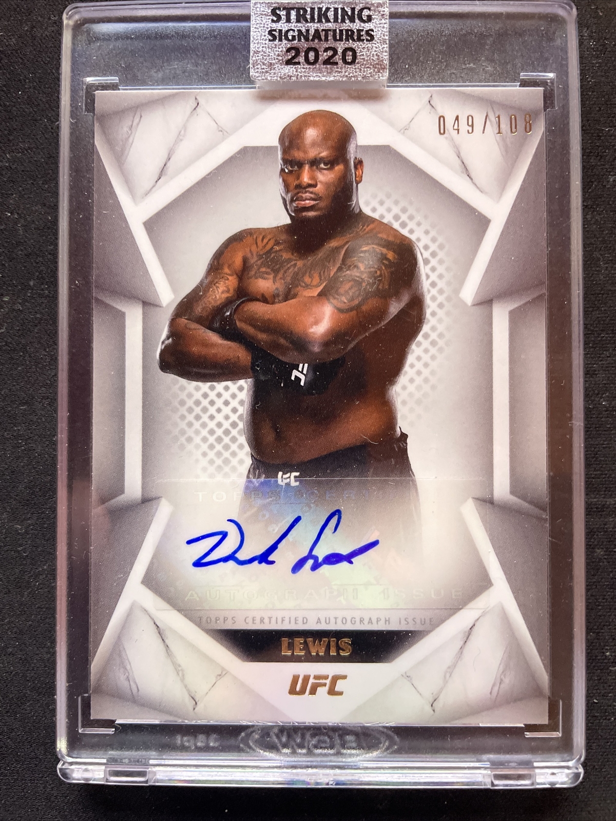 2020 Topps UFC Derrick Lewis Autograph /108 Auto Striking Signatures ...