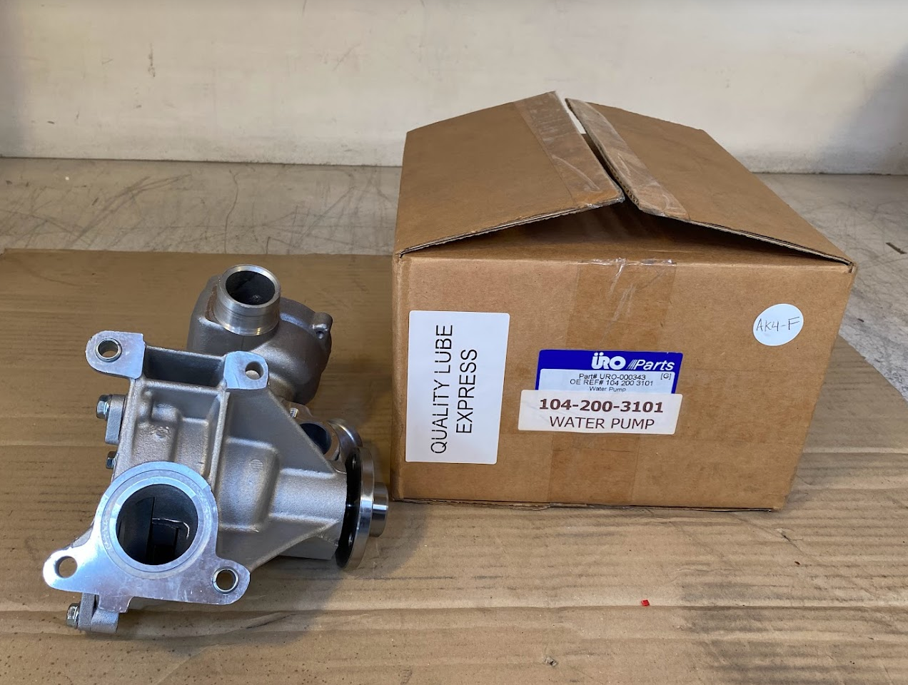 URO Eng Water Pump - URO-000343 / 104-200-31-01 -For MBZ 300SL & 300CE ...