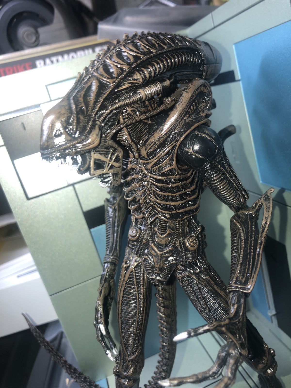 NECA 2013 ALIENS Movie series 1 BROWN ALIEN XENOMORPH WARRIOR 8” Loose ...