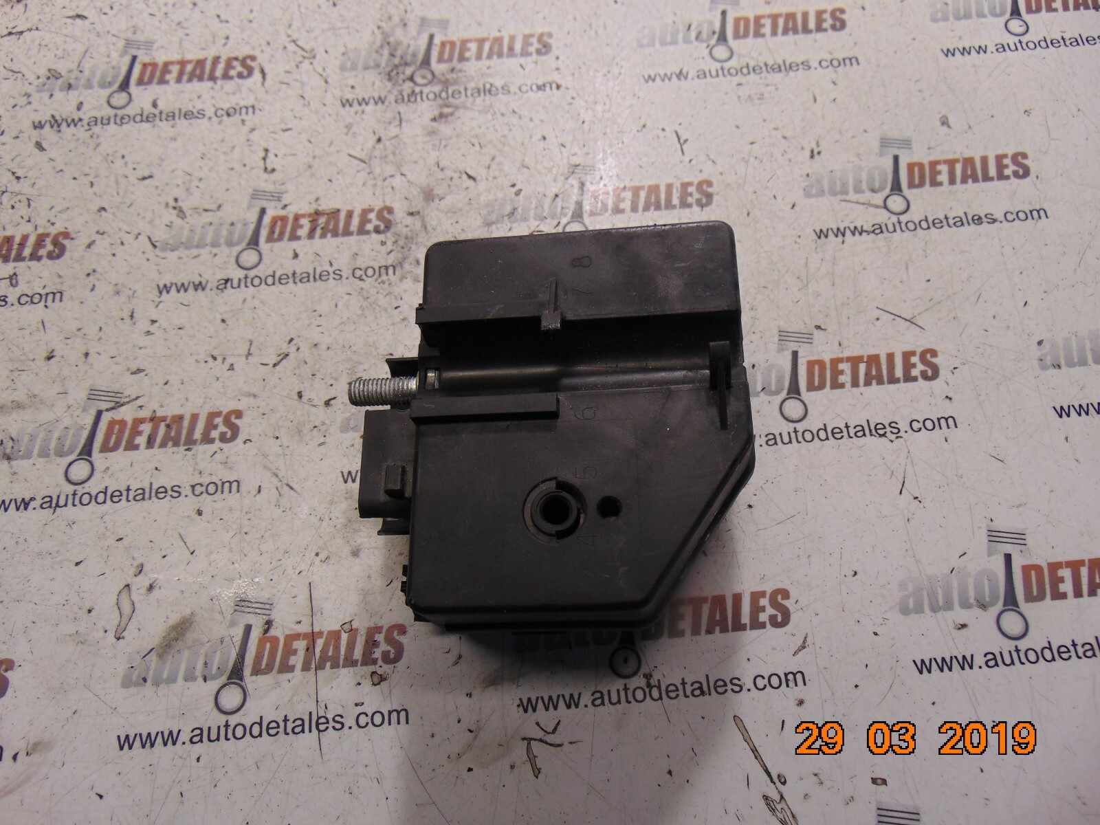 Mercedes R-Class W251 Battery Terminal Jump Start A1645400350 used 2007 ...