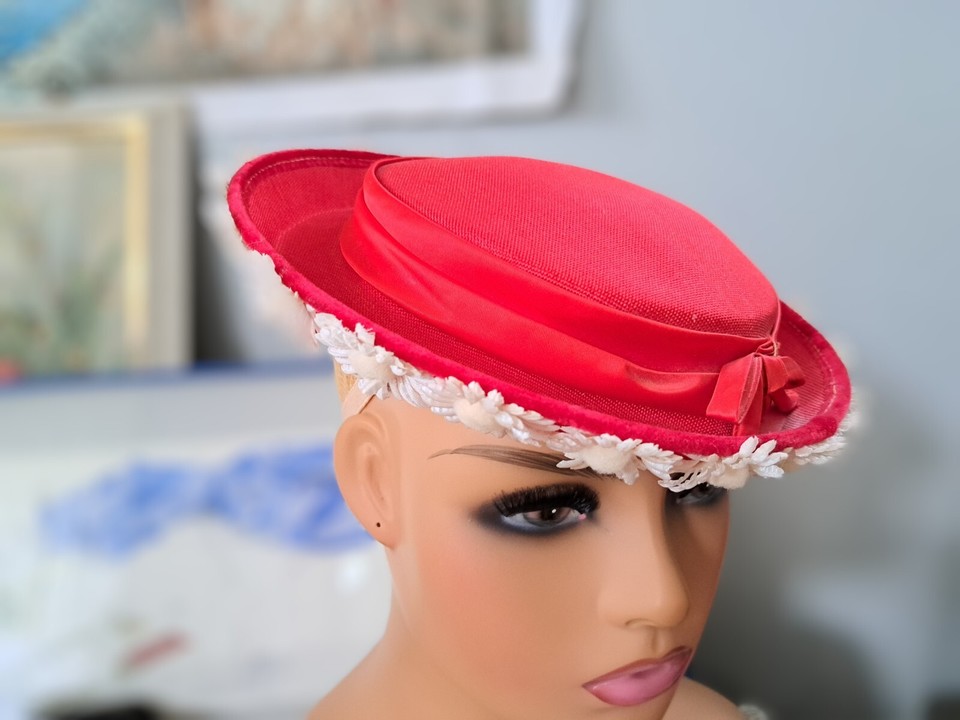 Vintage 1950's Prime RED HAT Cap Calot w White Daisy & Wire Tension ...