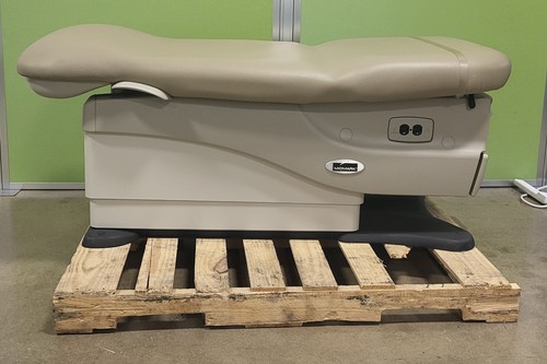 Midmark 625 Barrier Free Bariatric Exam Table with Foot Control | eBay