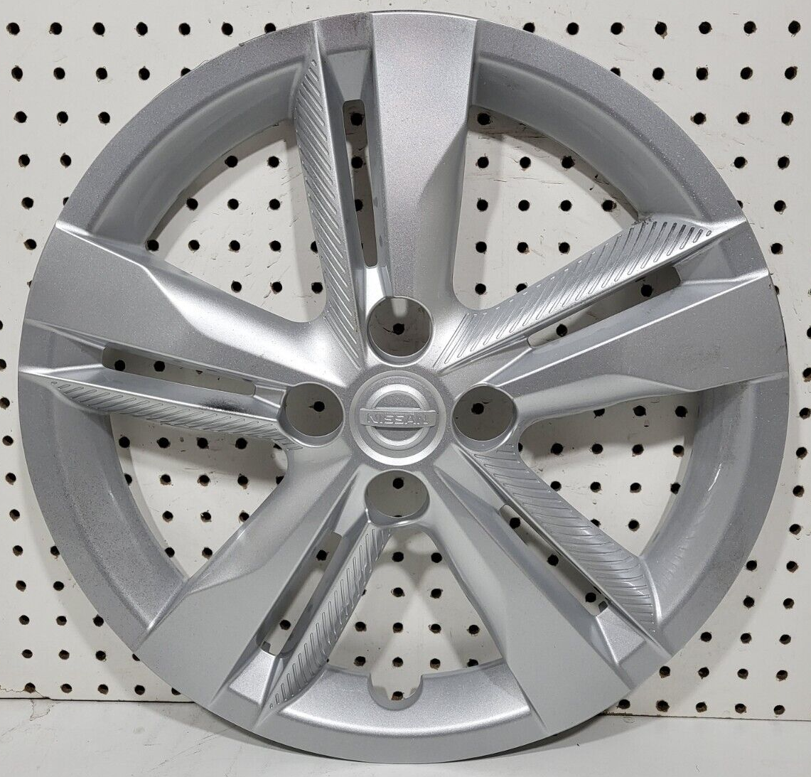 (1) OEM 18-21 Nissan Kicks 16" Hubcap / Wheel Cover 53100 40315-5RB0E ...