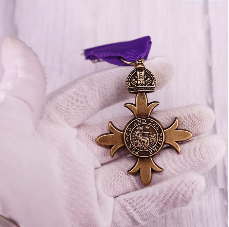 WWII The Royal Queen's Military Medal Replica OBE Badge Reprduction ...