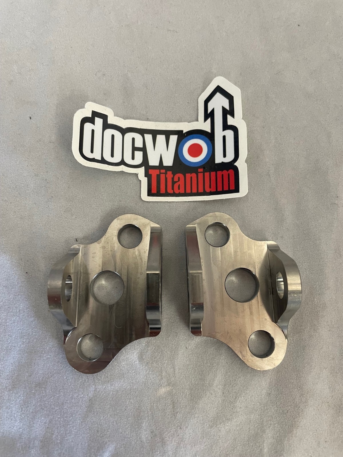 Yamaha YZ 250 2023 Docwob Titanium foot peg brackets hangars mounts | eBay