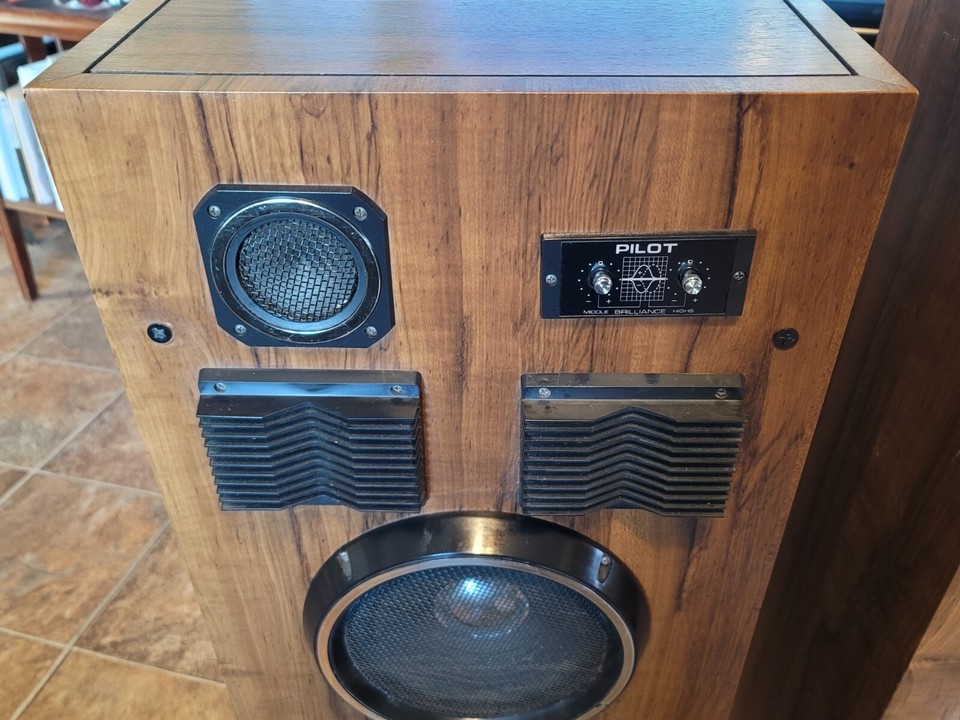 VINTAGE RARE PAIR PILOT PSV-1 LOUD Speaker 8-OHM WOOFERS Each AMP ...