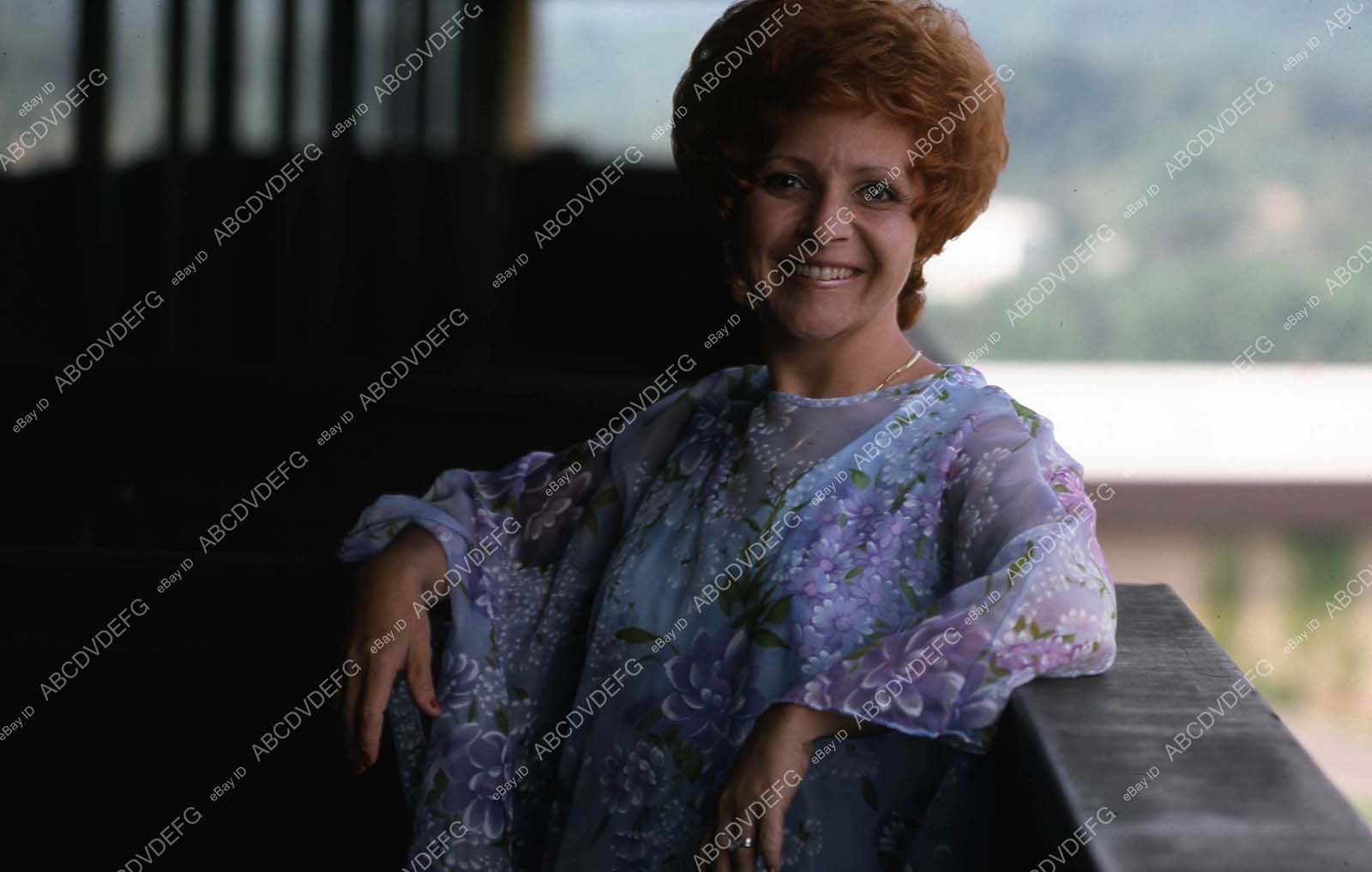 35m-5870 singer Brenda Lee outdoor photo shoot 35m-5870 35m-5870 | eBay