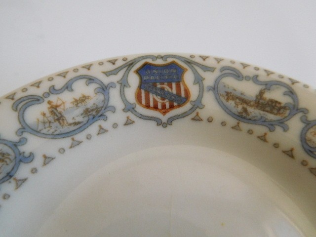 RAILROAD-UNION PACIFIC HISTORICAL PATTERN BUTTER PAT TOP LOGO | eBay