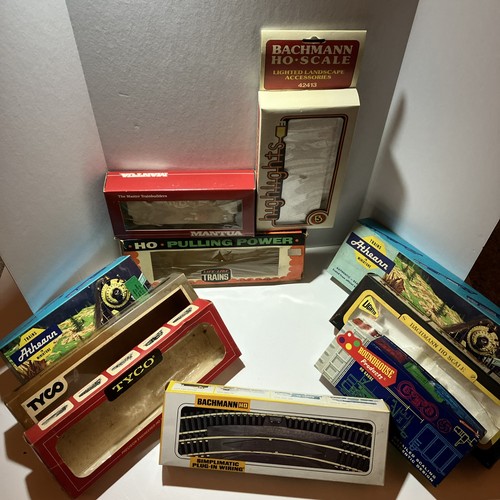 Variety Lot of 10 Empty HO Scale Train Boxes Athearn, TYCO, Roundhouse ...