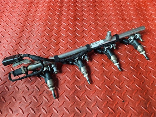 2014-2018 Chevrolet Silverado LH Fuel Rail + Injectors 5.3 L 12677814 ...