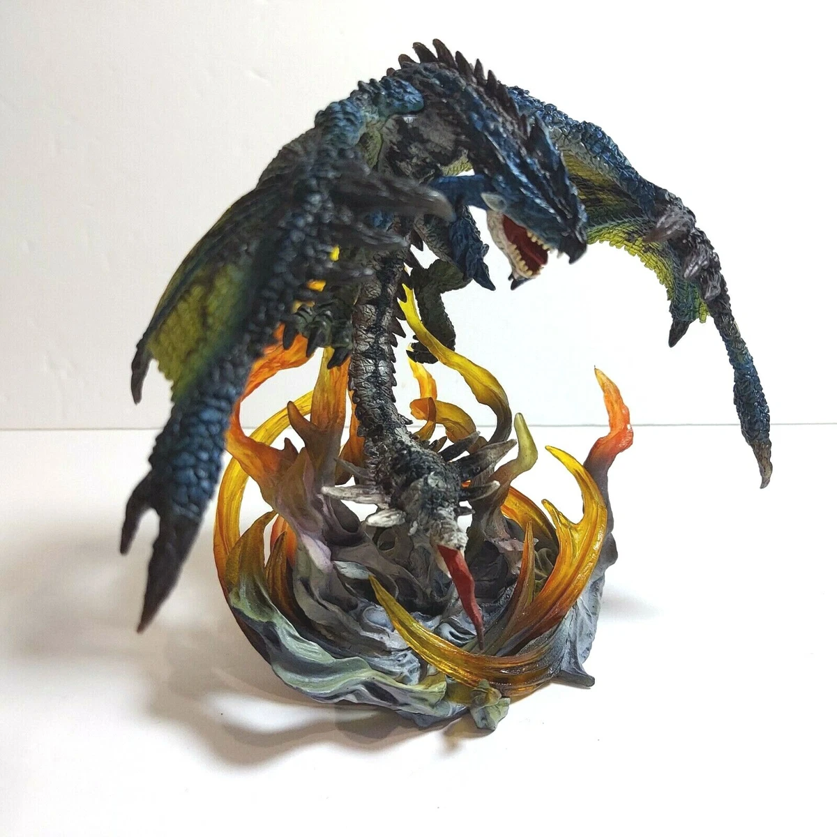 Azure Rathalos Vs Rathalos