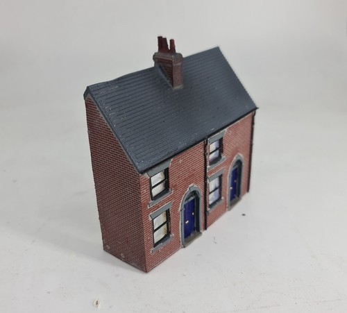 Detailed Model Railway Low Relief Terraced House For HO / OO | eBay