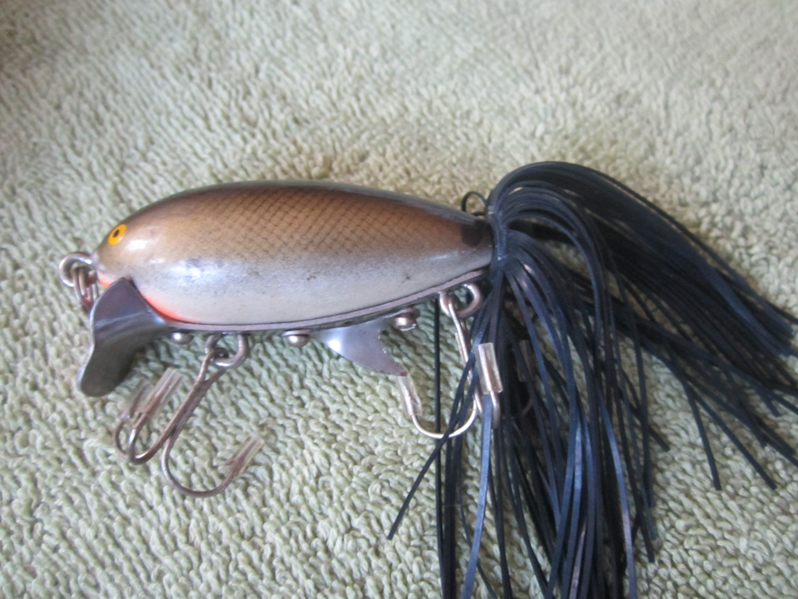 VINTAGE WOOD METAL BELLY FIN FISHING LURE minnow scale rubber tail | eBay