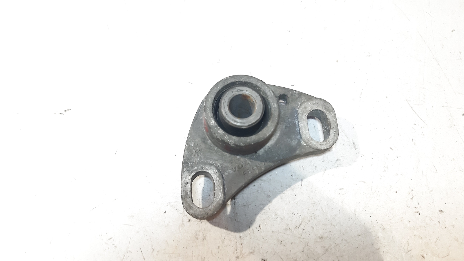 VOLVO V70 II SW 8666204 Support moteur Côté Droit 2.40 Petrol 103kw ...