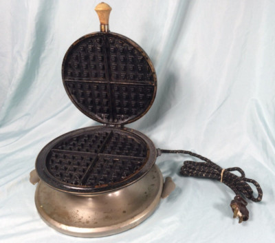 Other - Vintage Waffle Iron