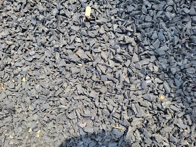 Rubber play bark, Rubber chippings, black, recycled tyres. Chips play ...