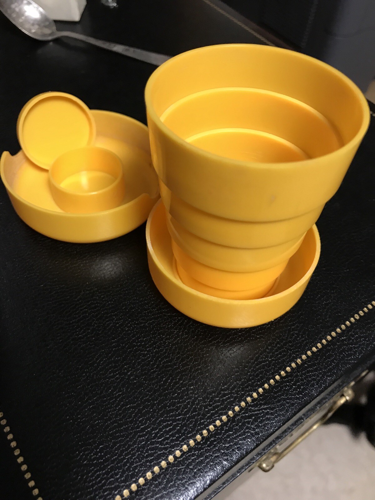 Travel Cup Folding Vintage NOS 1985 Duray Collapse Cup Pill Box Plastic ...