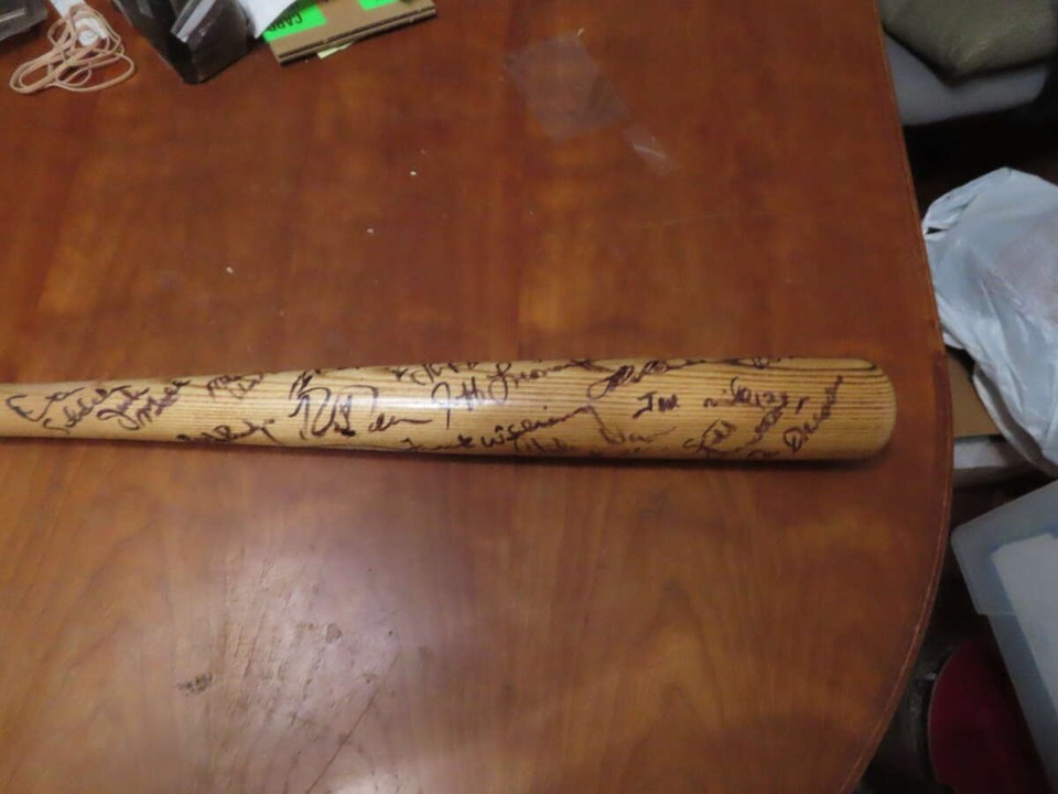 1985 San Francisco Giants Team Signed game used Dan Driessen baseball ...