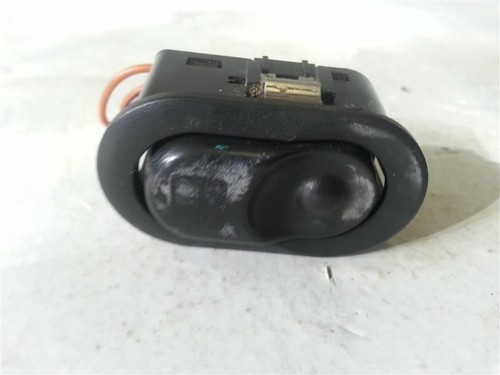 00 01 02 03 04 05 SATURN L SERIES SEDAN POWER WINDOW SWITCH W43-147461 ...
