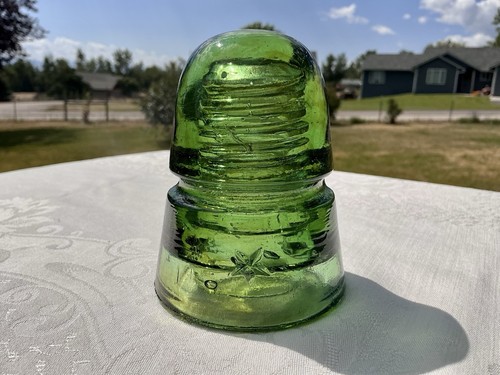 GORGEOUS VERY VIVID YELLOW GREEN STAR CD-145 GLASS INSULATOR…BEAUTIFUL ...