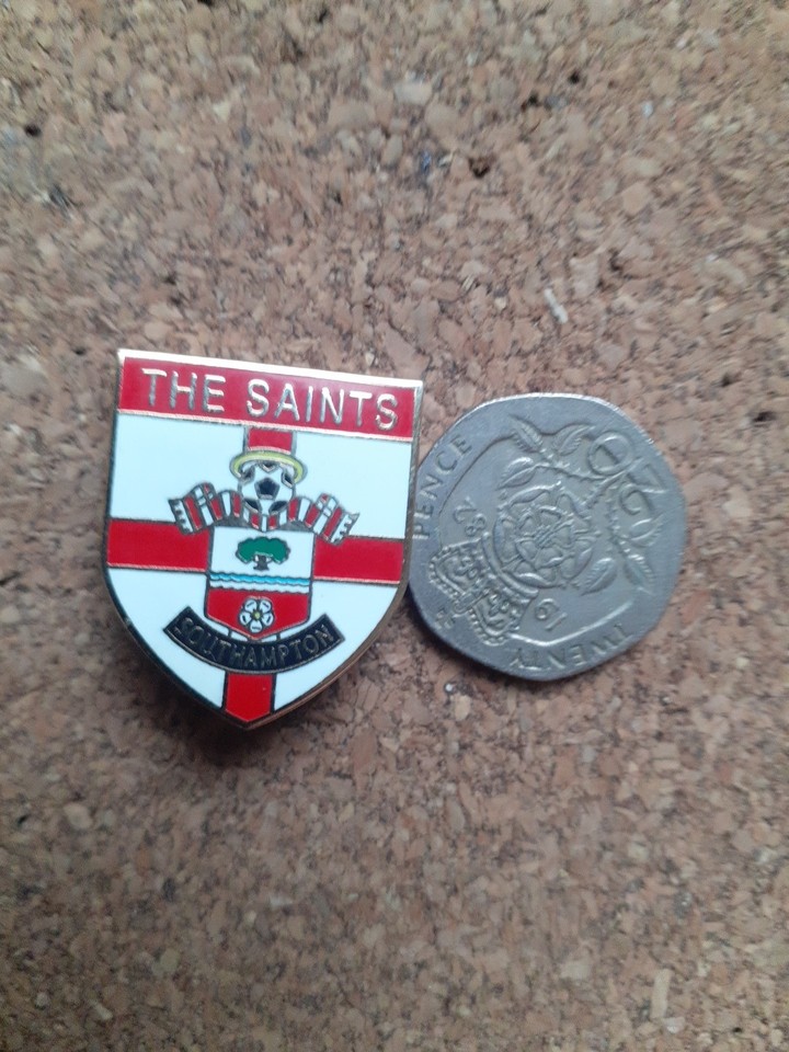 A NICE SOUTHAMPTON ENGLAND BADGE | eBay UK