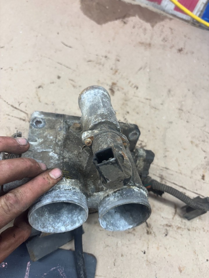 1992 1997 FORD F150 F250 BRONCO 302 - 8 CYLINDER THROTTLE BODY STICKY ...