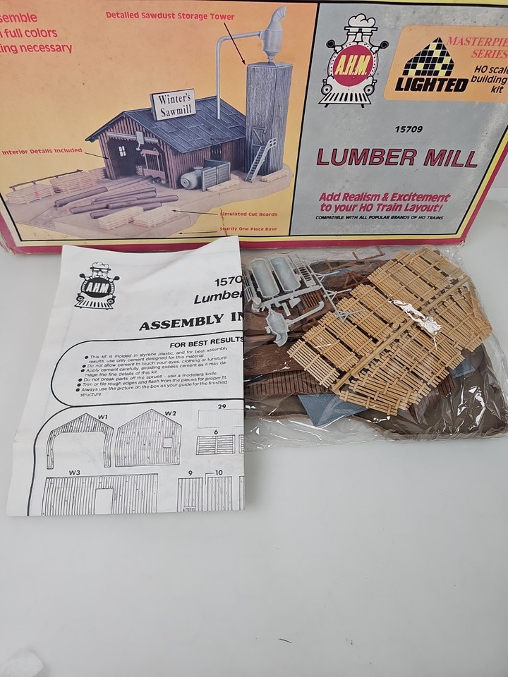New Vintage 1983 HO Scale Train IHC AHM Lighted Lumber Mill Building ...