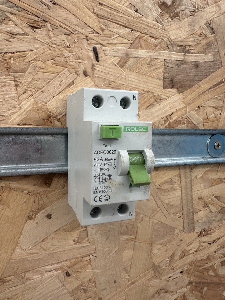 ROLEC 6 AMP CURVE C 6kA 100mA DOUBLE POLE RCBO TYPE AC ACEQ0040 | eBay