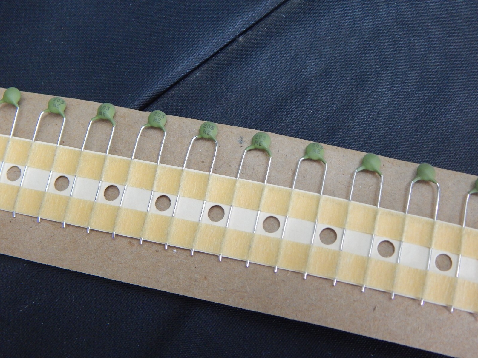 CGE CERAMIC DISC CAPACITOR 0.02UF 20nF 500V RADIAL - LOT OF 50 CAPS ...