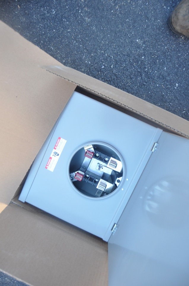 Siemens MC2040B1200S 20 Space 40 Circuit 200-Amp Surface Mount Meter ...