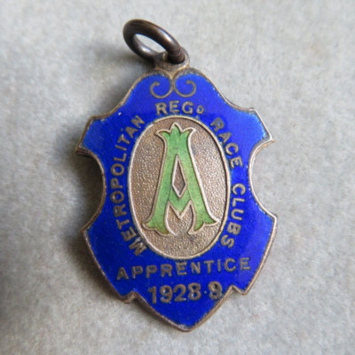 Metropolitan Regd.Race Clubs Apprentice Enamel Medallion 1928-29 by L.R ...