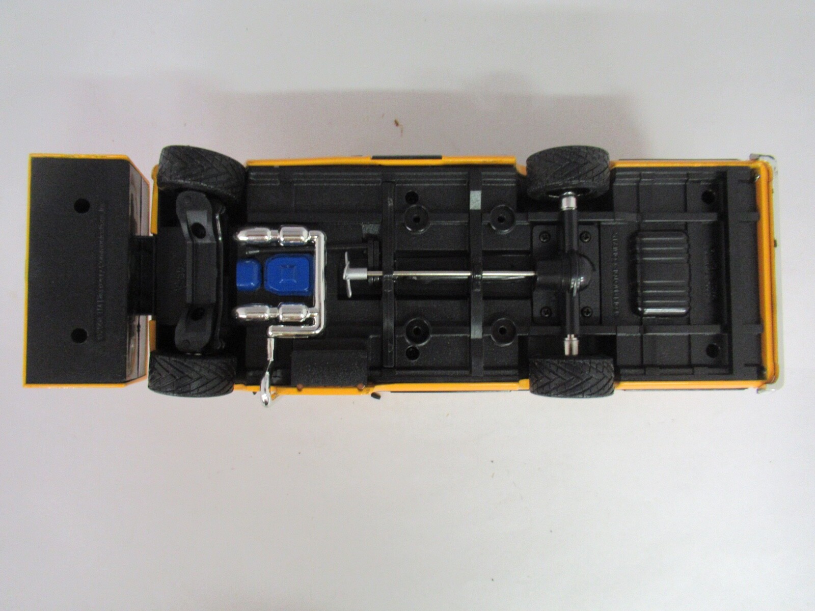 Funline Muscle Machines Die Cast School Bus/ Pontoon Boat, 646-P | eBay