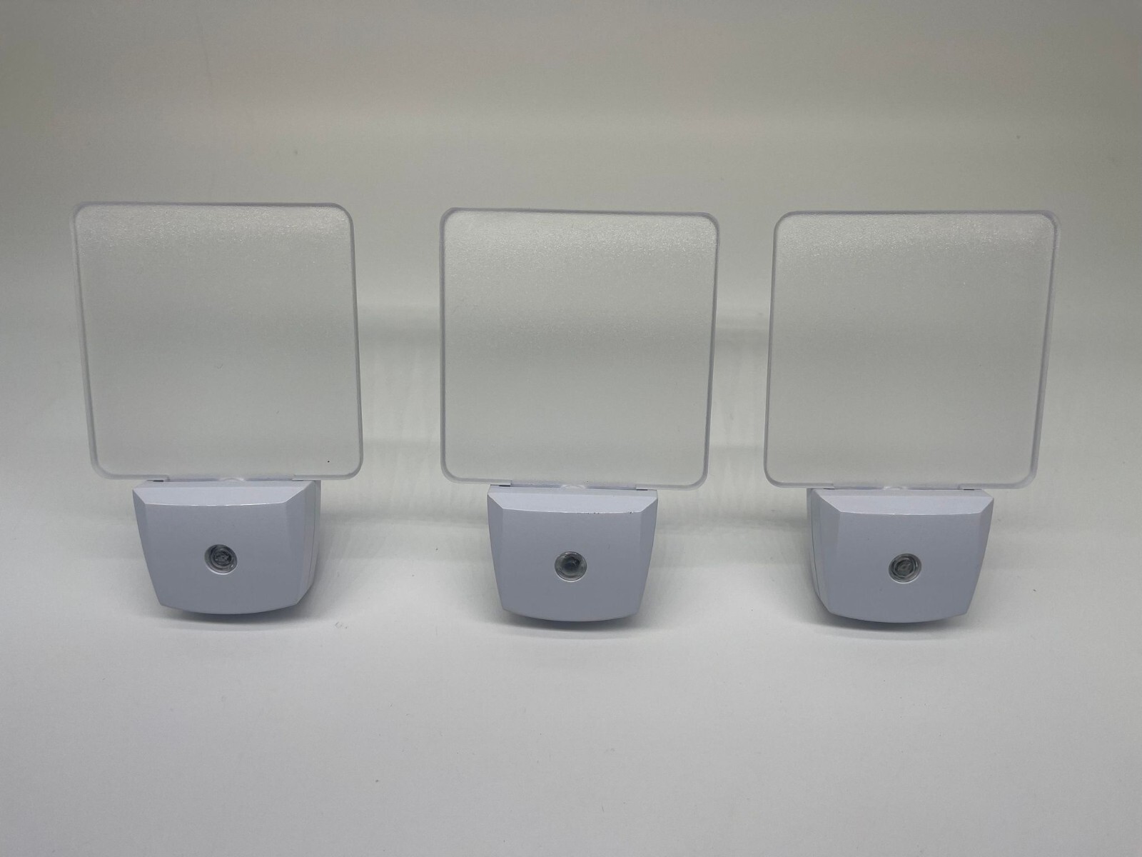 Blue Led Night Light Plug in - 3 Pack Dusk to Dawn Blue Night Light ...