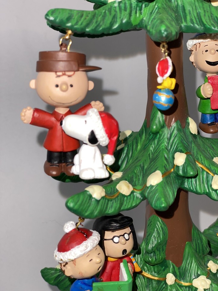 The Peanuts Musical Christmas Tree Danbury Mint Charlie Brown Snoopy ...