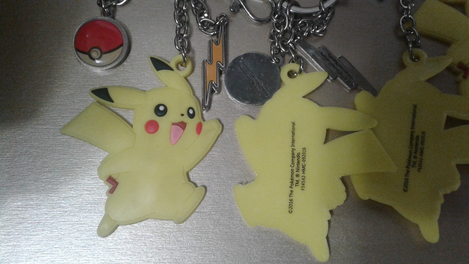 Official Nintendo Pokémon Go Pikachu Pokeball Keychain Lot of 20 | eBay