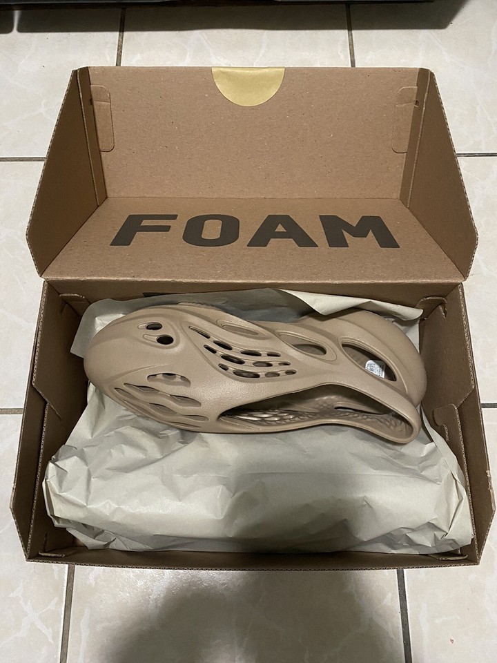 Size 10 - adidas Yeezy Foam RNNR Mist 2022 New And In Box | eBay