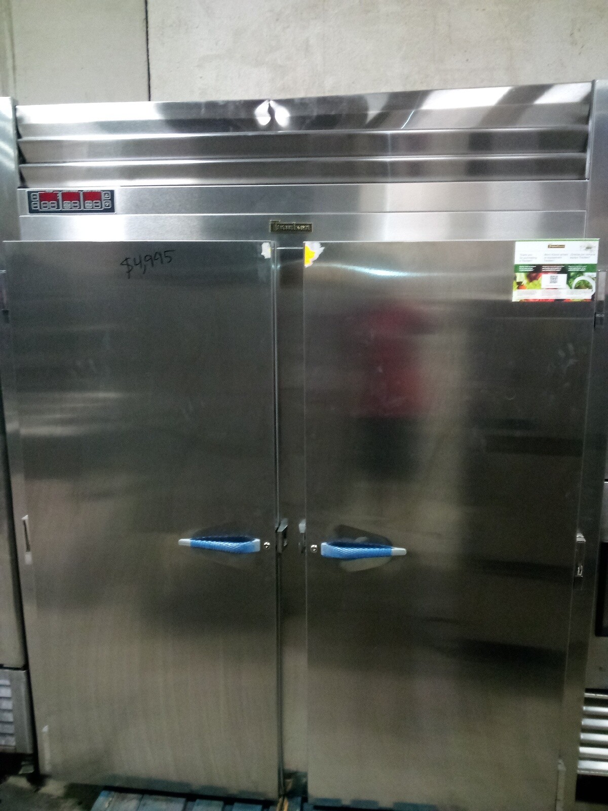 Traulsen Model: RPP232L-FHS new scratch and dent roll in pizza proofer ...