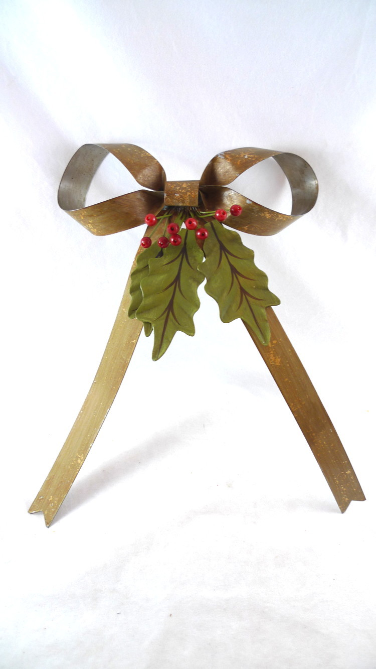 Metal Bow Christmas Decoration With Holly Sprig Wreaths Crafts Holiday ...