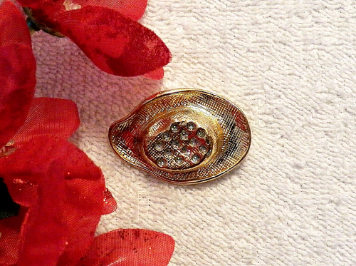 CLASSIC PIN BROOCH FEDORA COWBOY HAT CHAPEAU CAP RHINESTONES GOLD TONE ...