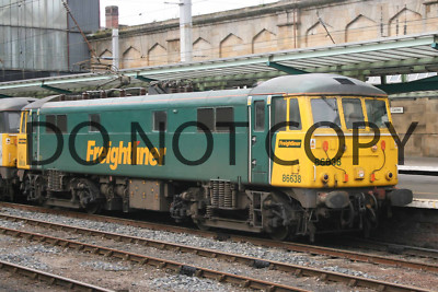 UK DIESEL TRAIN RAILWAY PHOTOGRAPH OF CLASS 86 86638 LOCOMOTIVE. RM86 ...