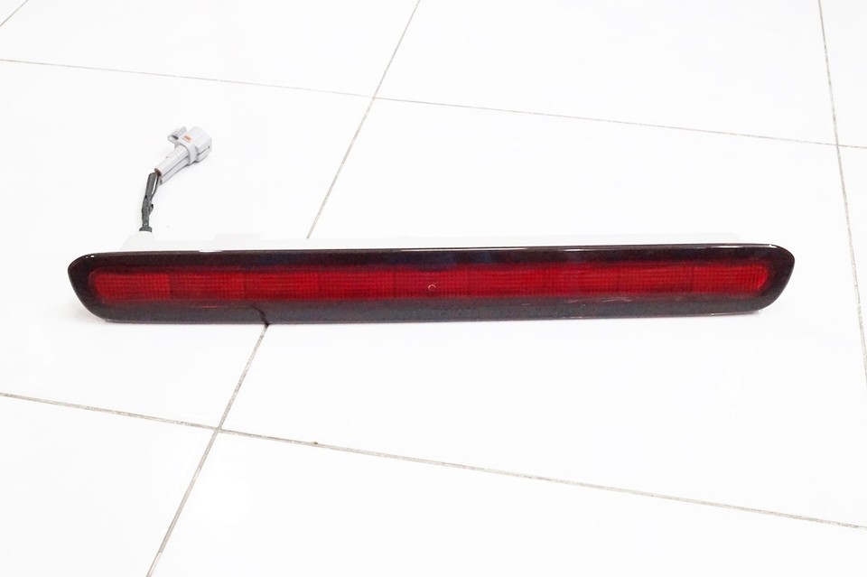 81570-0K100 RED LENS THIRD BRAKE LIGHT GENUINE TOYOTA HILUX REVO 2015 ...